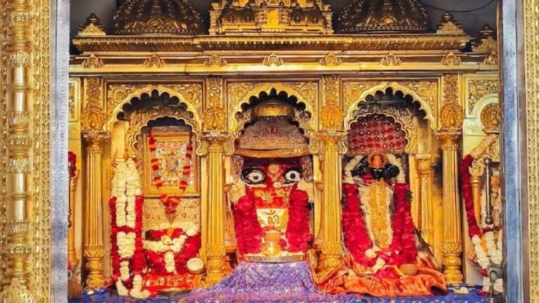 Kalika Mata Temple, Pavagadh Hill: Complete Darshan & Travel Guide to ...