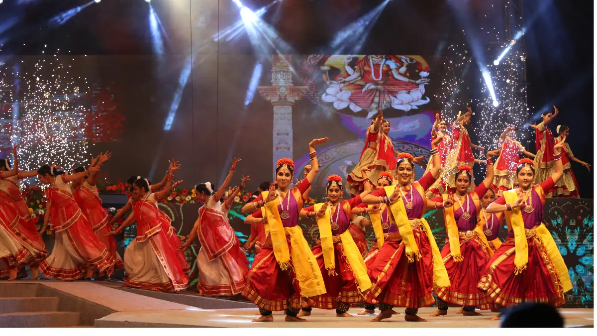 Navratri Tourism in Gujarat: Best Cities, Garba & Travel Guide - Travel ...
